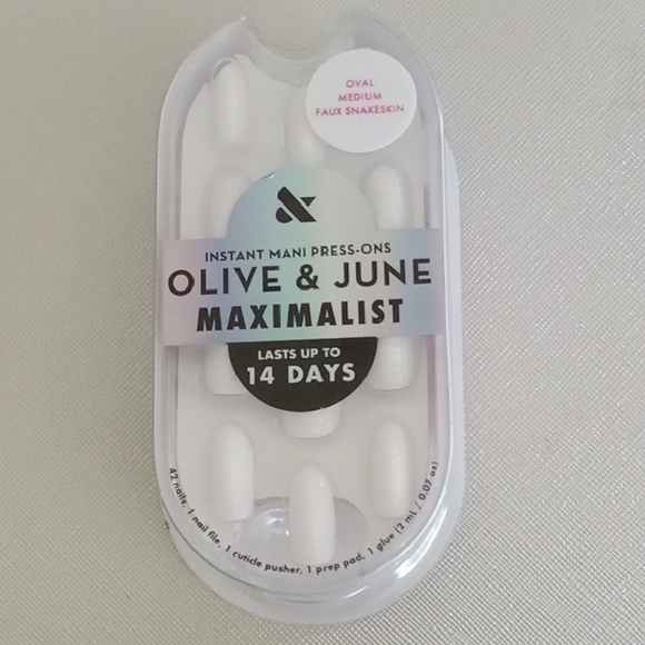 Olive & June | Makeup | Maximalist White Presson Nails | Poshmark